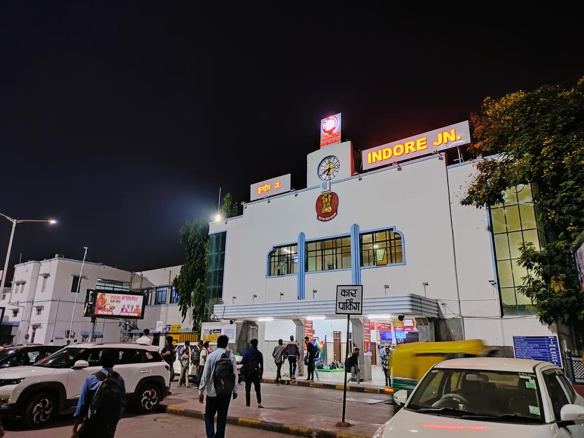 Boost Local Reach with Transit Display Ads at Indore Railway Station